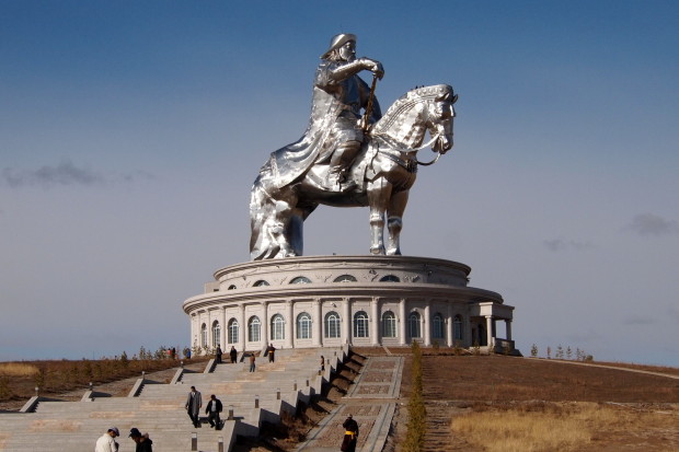 10 most amazing statues from around the world - WOVOW